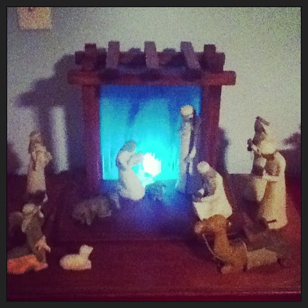 homemade-nativity-backdrop - Snail Pace Transformations